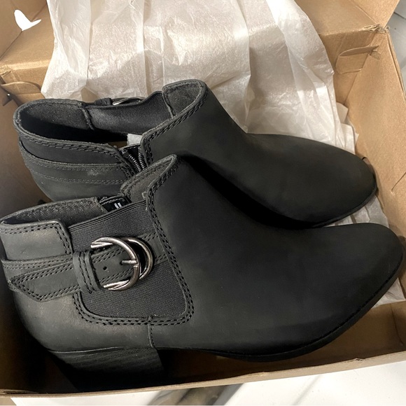 Clarks | Shoes | Clarks Boots | Poshmark